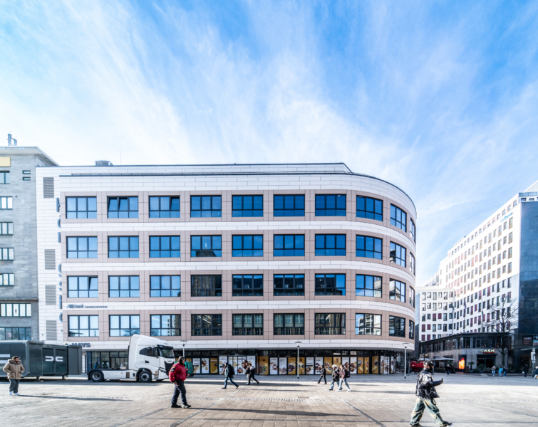 RUHR REAL vermittelte: vitronet bezieht eine 1.180 m² große Bürofläche ...